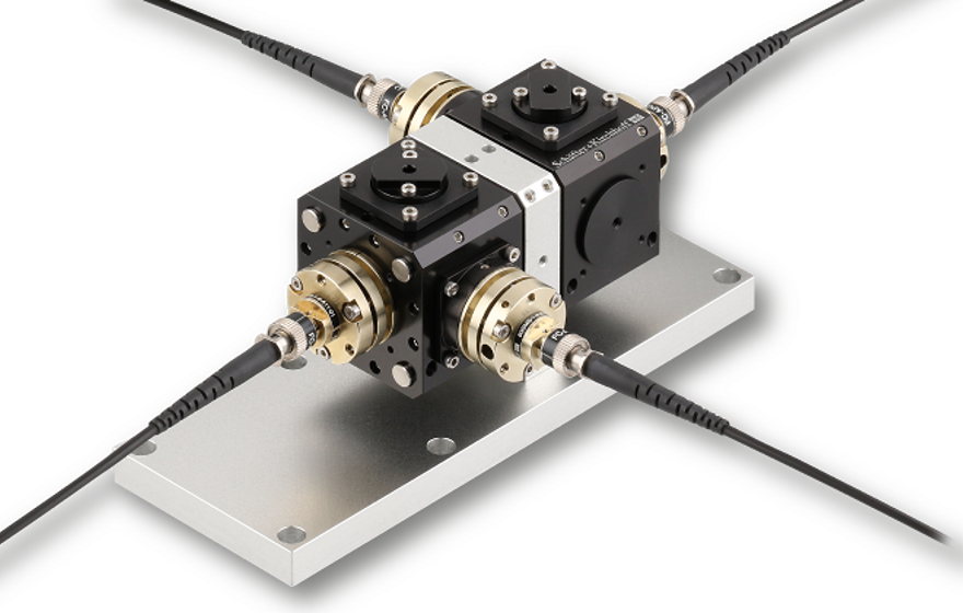 Multicube Systems: RGB Beam Combiner